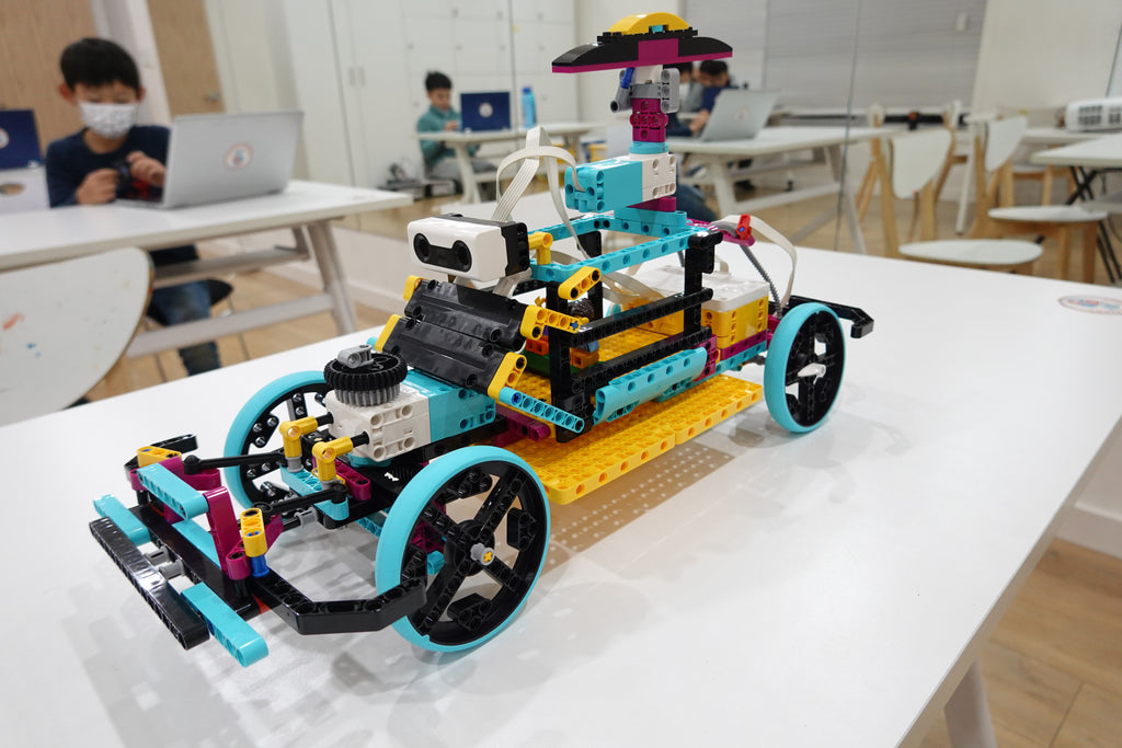 Robocup SPIKE Challenge Student Showcase: The Highlander – Creator ...